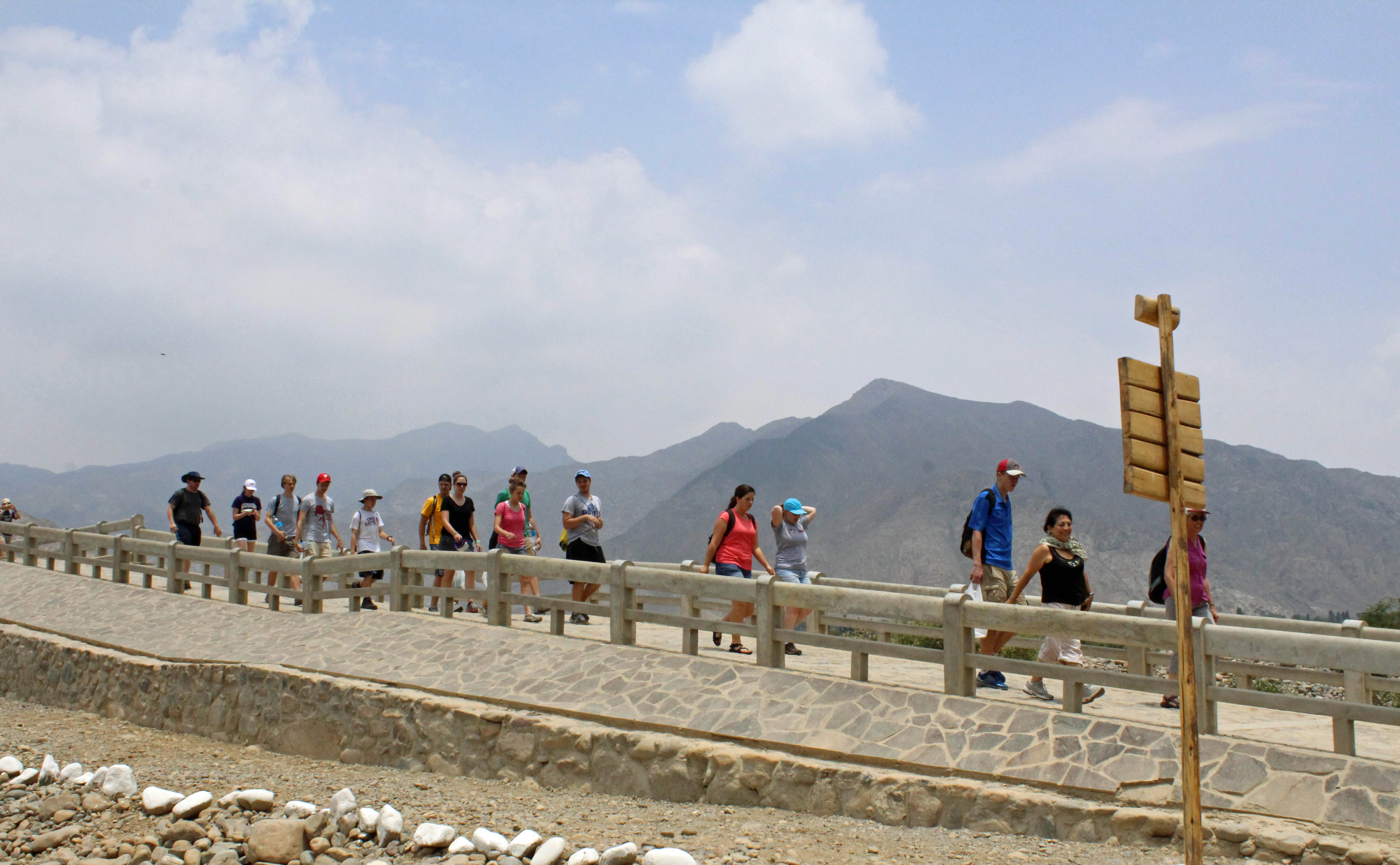 Ancient pyramids in the Peruvian desert - Goshen College | Archive Site
